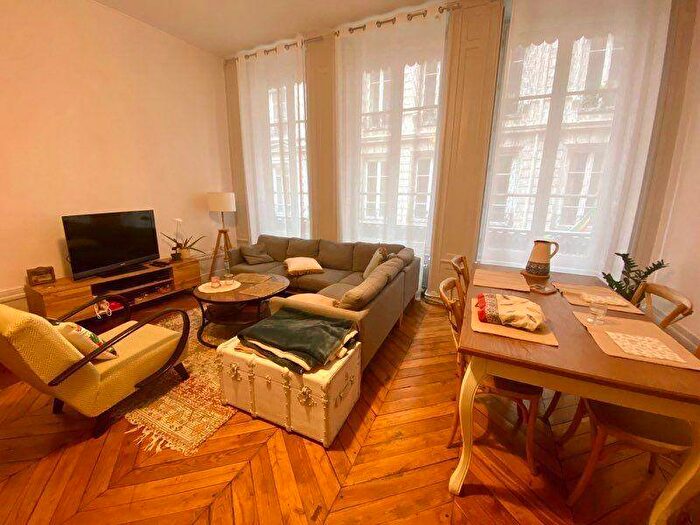 Appartement à louer - Lyon er arrondissement - 3 pièces - 2 chambres