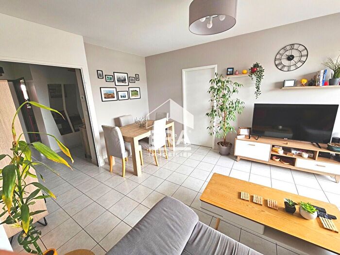 Appartement à vendre - Neuilly-sur-Marne, Carnot, République - 4 pièces - 3 chambres