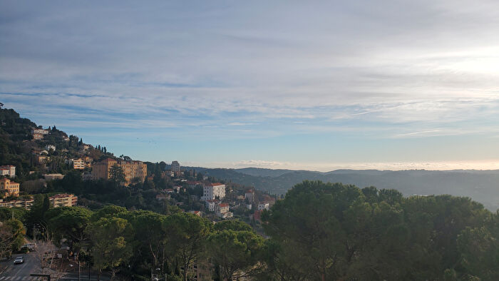 Appartement à louer - Grasse, Magagnosc, Saint-Mathieu - 3 pièces - 2 chambres