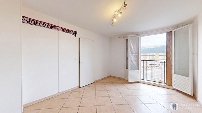 Appartement 4 pièces à Grenoble, Rondeau, à vendre