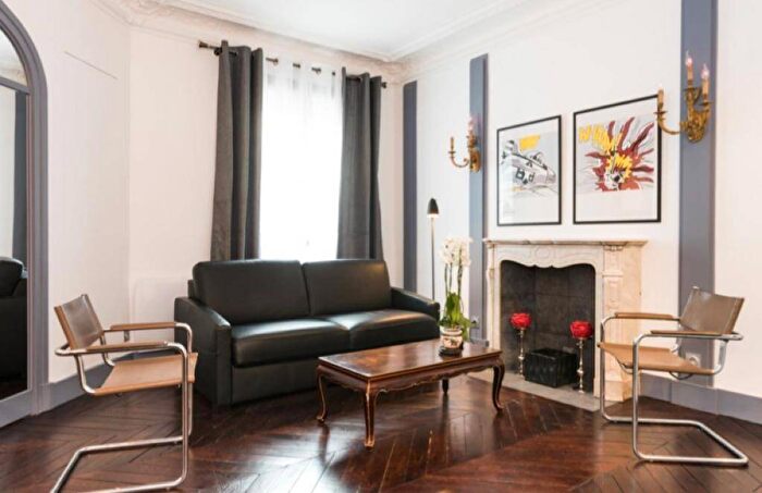 Saint Philippe du Roule, Paris 8ème arrondissement - Appartement 3 pièces à louer