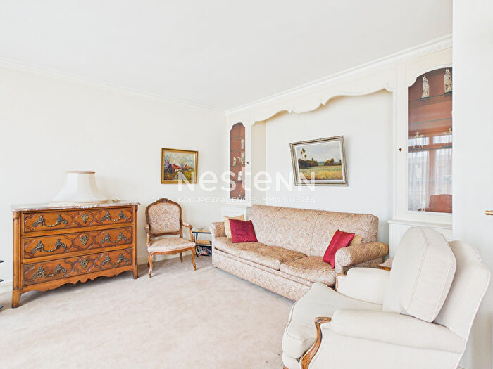 Appartement 4 pièces à Paris 19ème, Secrétan, Jaurès, à vendre