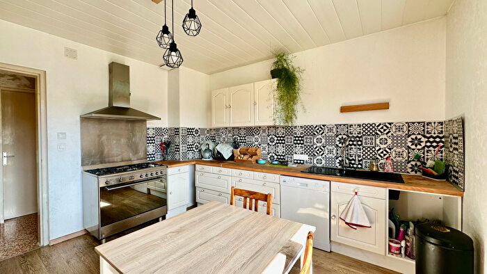 Maison 4 pièces à Lougres, à vendre