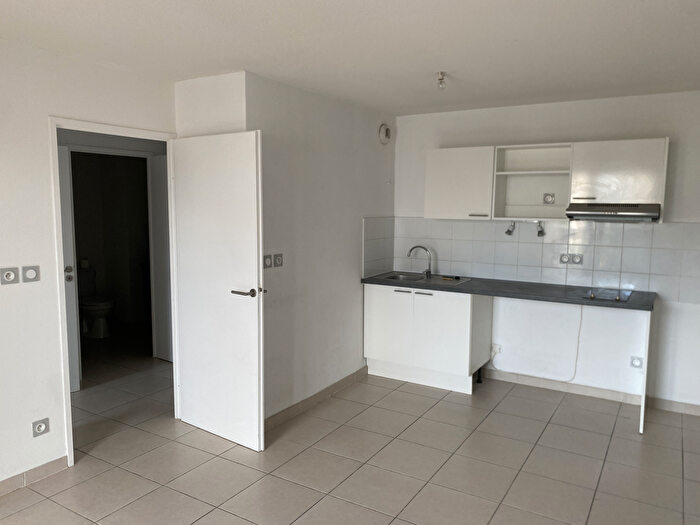 Maisons à vendre et appartements à louer - 1