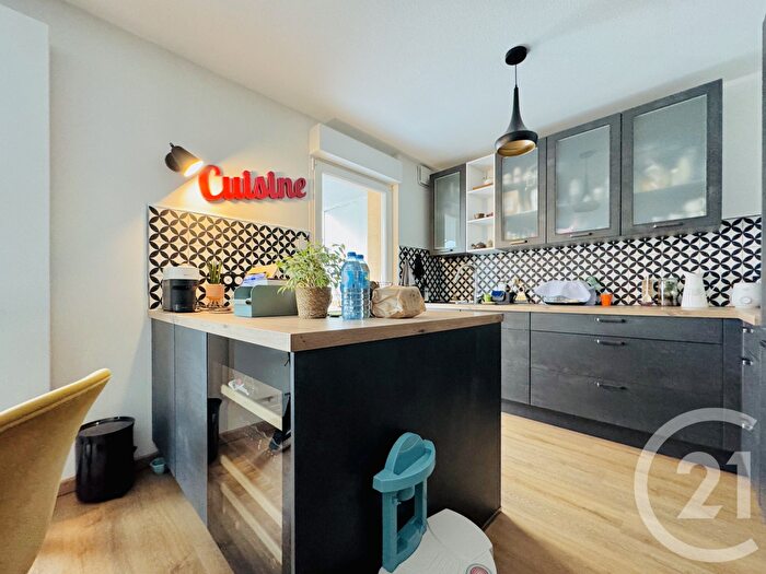 Appartement à vendre - Strasbourg, Neuhof - 4 pièces - 3 chambres