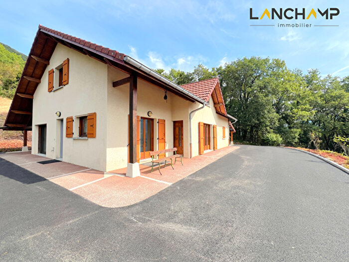 Anglefort : Maison 4 pièces à louer