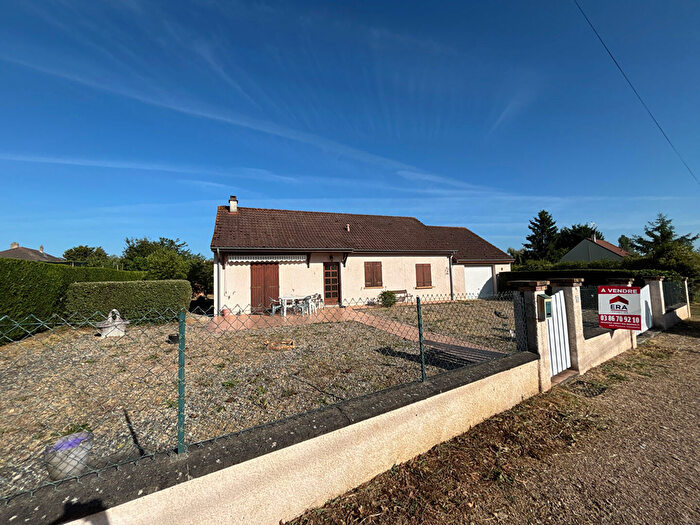 Maison 4 pièces à Saint-Parize-le-Châtel, à vendre