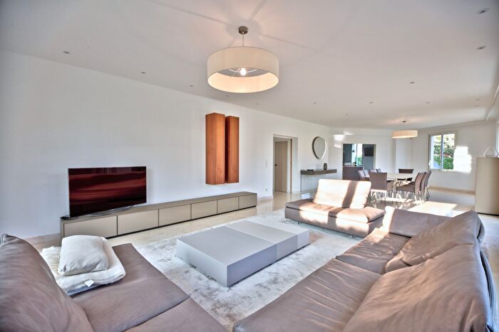 Maison à vendre - Buc - 10 pièces - 6 chambres