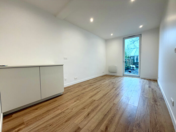 Appartement à vendre - Montreuil, Signac, Mûrs à Pêches - 1 pièce