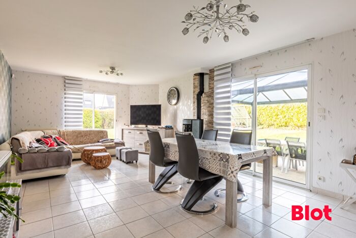 Maison à vendre - Saint-Aubin-dAubigné - 6 pièces - 3 chambres