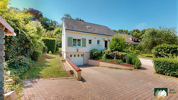 Maison 7 pièces à Lèves, à vendre
