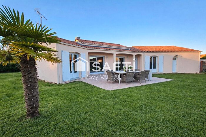 Maison à vendre - Le Poiré-sur-Vie - 5 pièces - 4 chambres