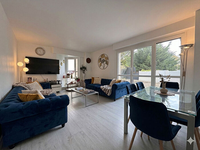 Appartement à vendre - Évry, Les Pyramides - 4 pièces - 3 chambres