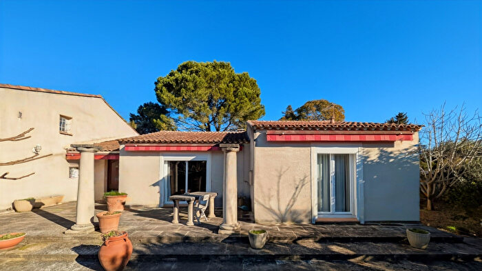 Maison à vendre - Saint-Étienne-du-Grès - 4 pièces - 2 chambres