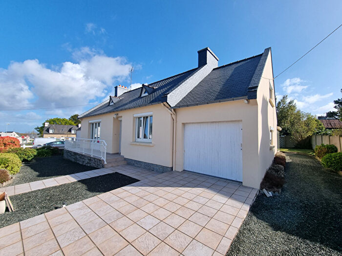 Maison à vendre - Bégard - 6 pièces - 4 chambres