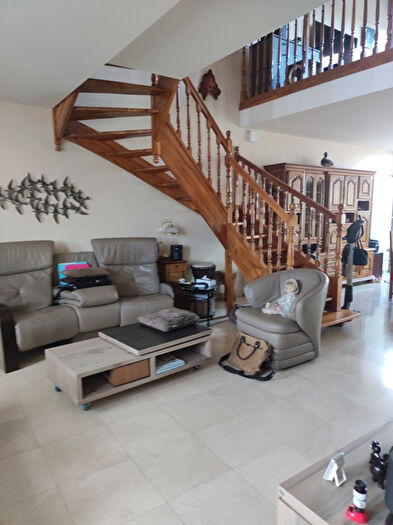 Appartement à vendre - Saint-Yrieix-la-Perche - 6 pièces - 4 chambres