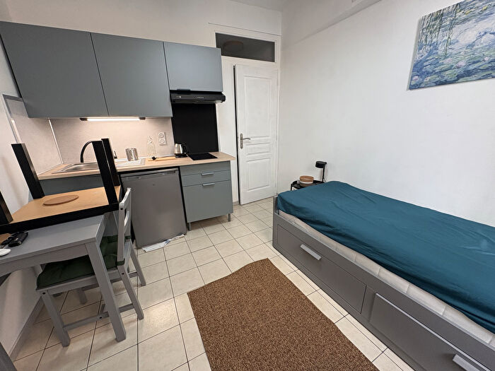 Appartement 1 pièce à Avignon, Palais des Papes, Zone Piétonne, à louer