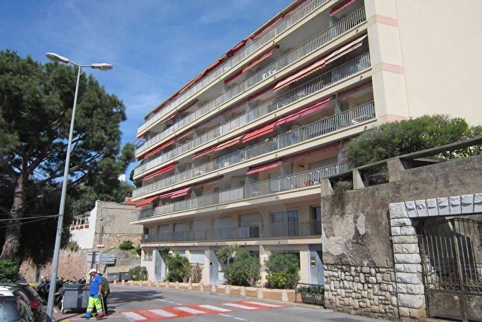 Appartement à louer - Cap-dAil - 1 pièce