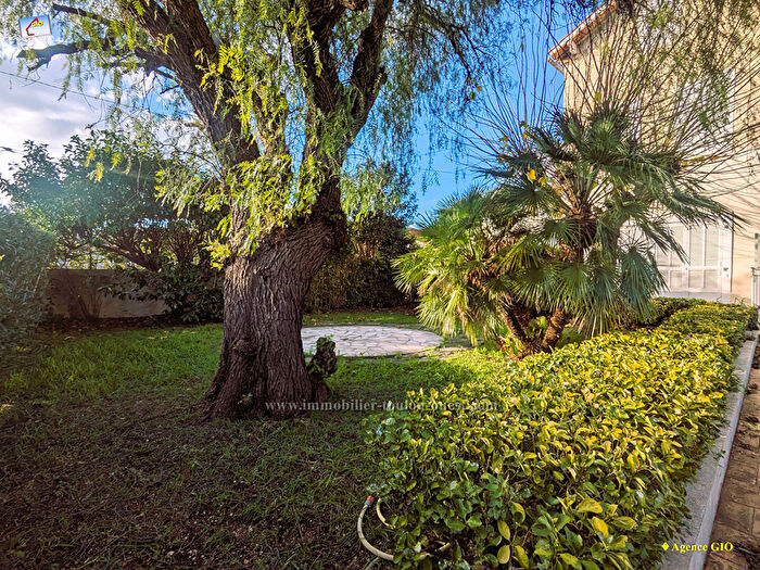 Maison à vendre - Toulon, LEscaillon - 8 pièces - 4 chambres