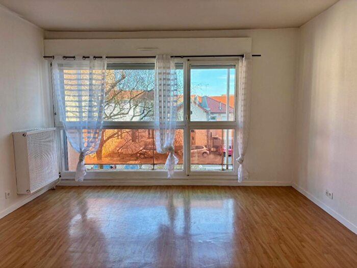 Appartement à louer - Vichy, Champ Capelet - 1 pièce