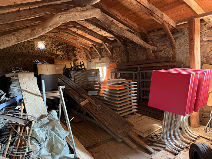 Maison 2 pièces à Chaspinhac, à vendre