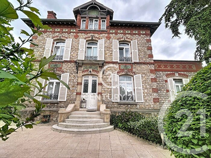 Montmagny, Lévriers, Carnot, Plante des Champs, Hameau des Noyers : Maison 8 pièces à vendre