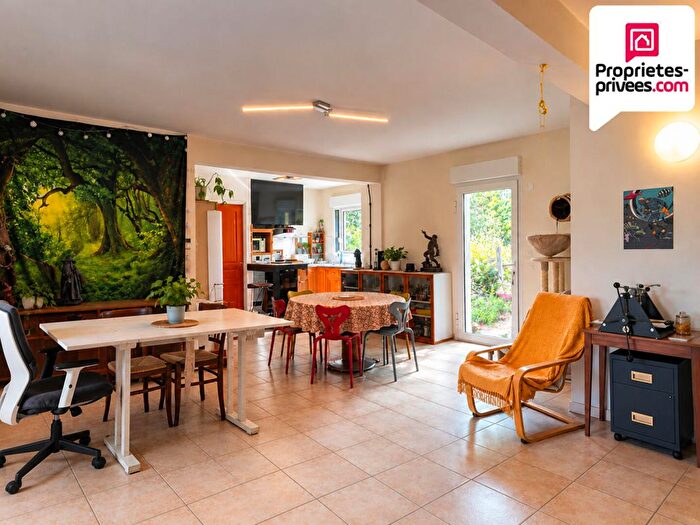 Maison 8 pièces à Yvré-l'Évêque, à vendre