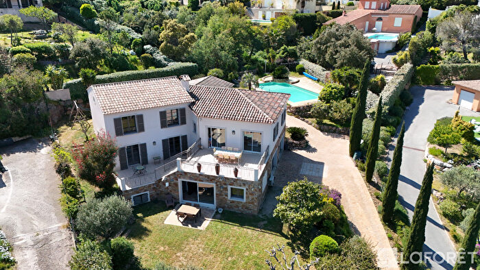 Maison 8 pièces à Fréjus, Saint-Aygulf, à vendre