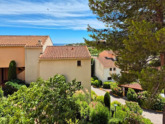 Roquebrune-sur-Argens, Les Terrasses : Appartement 3 pièces à vendre
