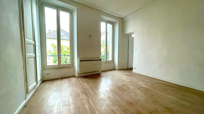 Mantes-la-Jolie, Centre-ville - Appartement 4 pièces à louer