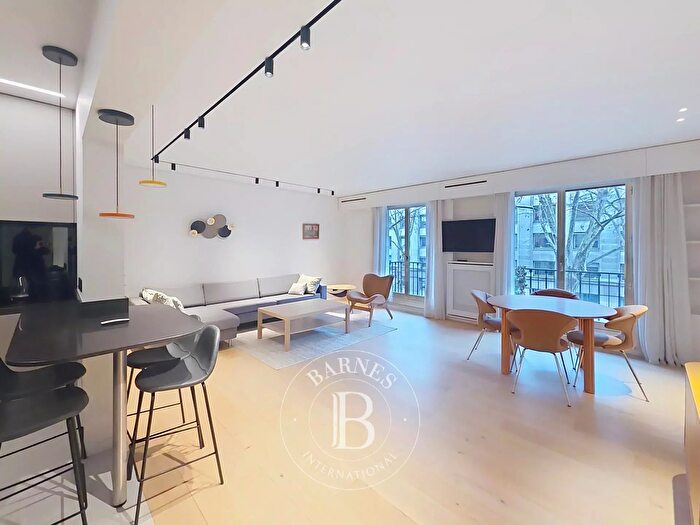 Appartement à louer - Paris e , Invalides - 5 pièces - 2 chambres