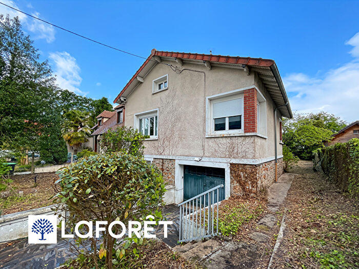 Sainte-Geneviève-des-Bois, Paul Vaillant Couturier - Maison 3 pièces à vendre