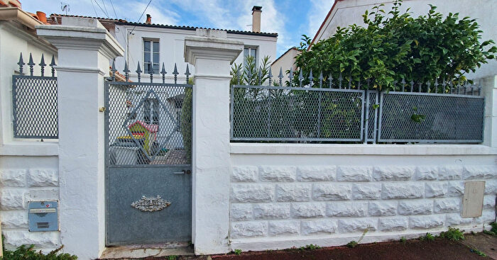 Maison à vendre - Rochefort, Faubourg Nord, Stade Philaudrie - 4 pièces - 2 chambres