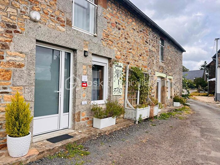 Maison 6 pièces à Saint-Ouen-la-Rouërie, à vendre