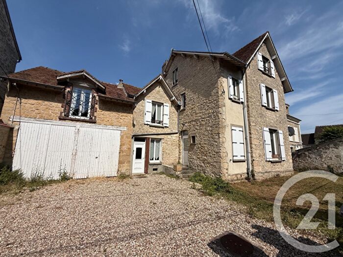 Us : Maison 11 pièces à vendre
