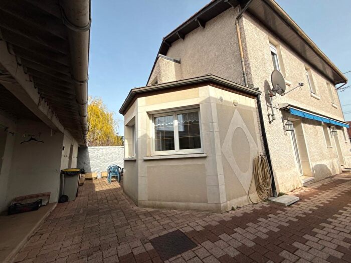 Maison à vendre - Chenôve, Chenôve - 7 pièces - 5 chambres