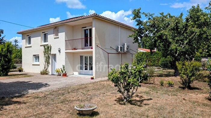 Maison à vendre - Gensac-la-Pallue - 7 pièces - 4 chambres