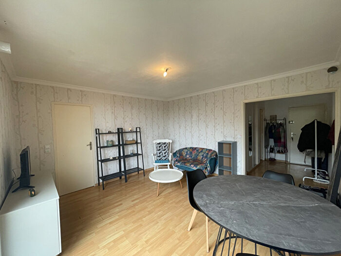 Reims, Europe, Chemin Vert : Appartement 3 pièces à louer