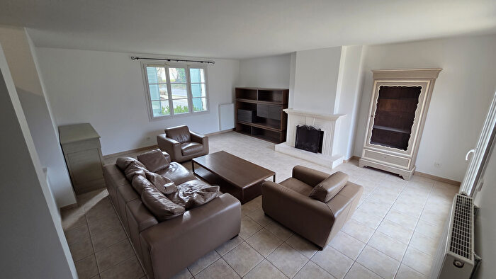 Maison à louer - Magny-le-Hongre - 6 pièces - 5 chambres