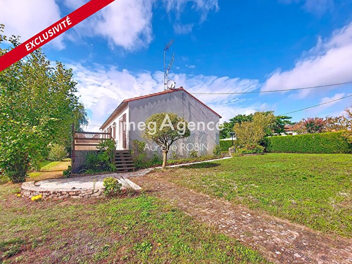 Maison à vendre - Nueil-les-Aubiers - 5 pièces - 3 chambres