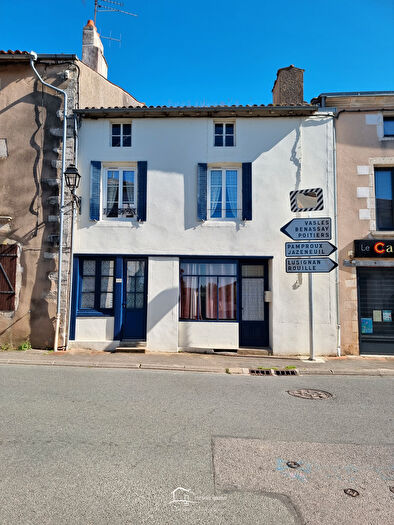 Maison à vendre - Sanxay - 5 pièces - 1 chambre