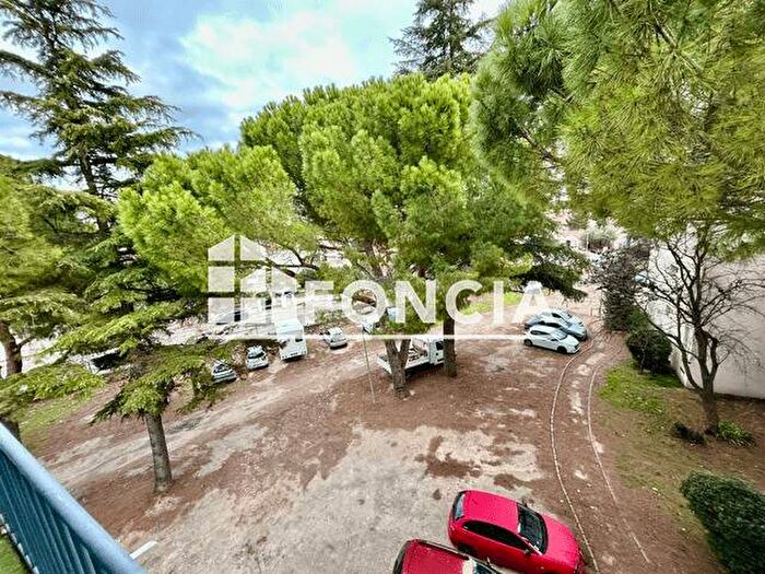 Appartement à louer - La Roquette, Lunel - 4 pièces - 3 chambres