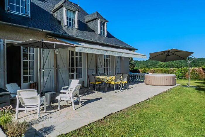 Maison 6 pièces à Saint-Armou, à vendre