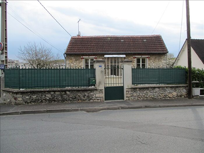 Maison 3 pièces à louer à Étampes, Saint-Martin, Saint-Gilles