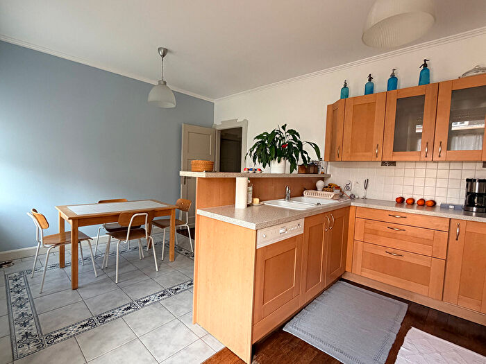 Maison à vendre - Thionville, Saint-François - 9 pièces - 5 chambres