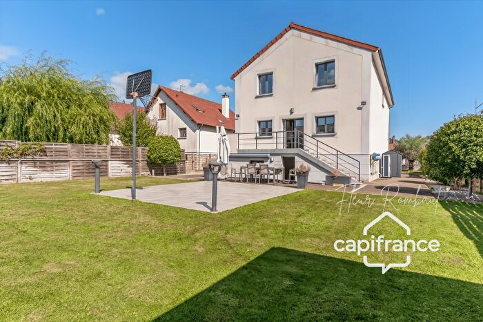 Le Mesnil-Saint-Denis : Maison 7 pièces à vendre