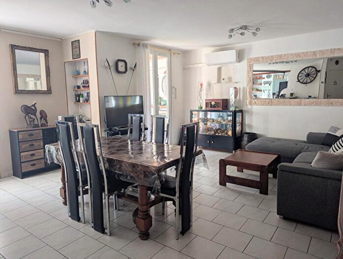 Appartement à vendre - Marseille e  - 4 pièces - 3 chambres