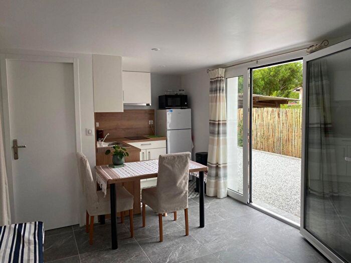 Appartement 1 pièce à louer à Arès