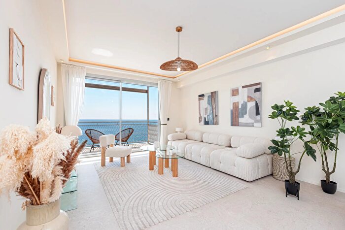 Maisons à vendre et appartements à louer - 1