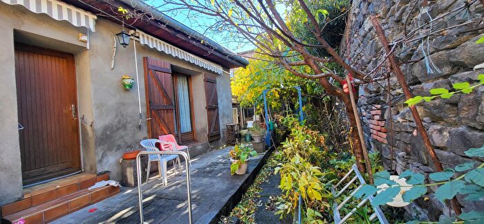Maison à vendre - Riom, Le Couriat, Les Boules, La Beaumette, La Petite Provence - 2 pièces - 1 chambre